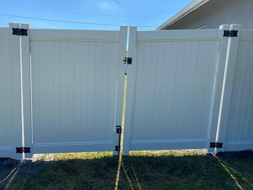 The Best Vinyl Fence Company in Port St Lucie Area